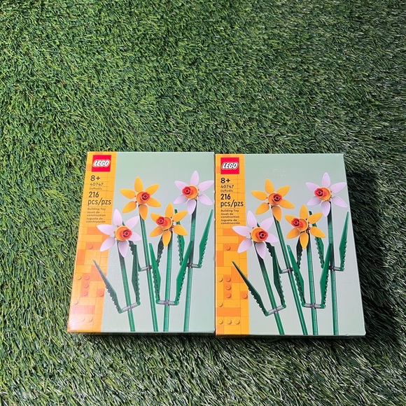 Lego | Design | Set Of 2 Lego Yellow And White Daffodils Brand New ...
